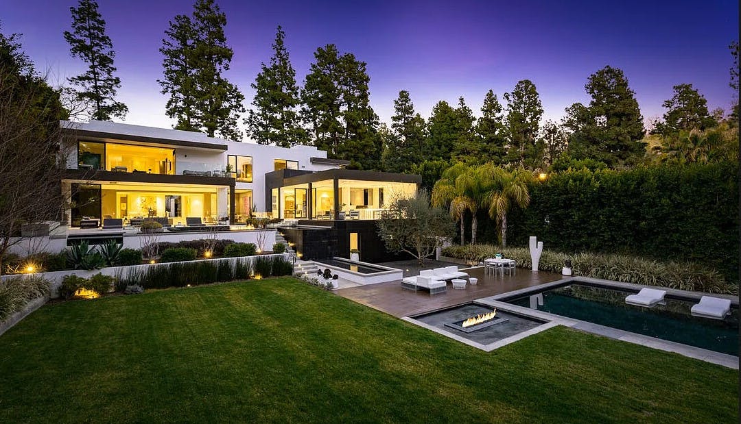 The Lago Vista One - Private Home for Rent in Beverly Hills - Swimply