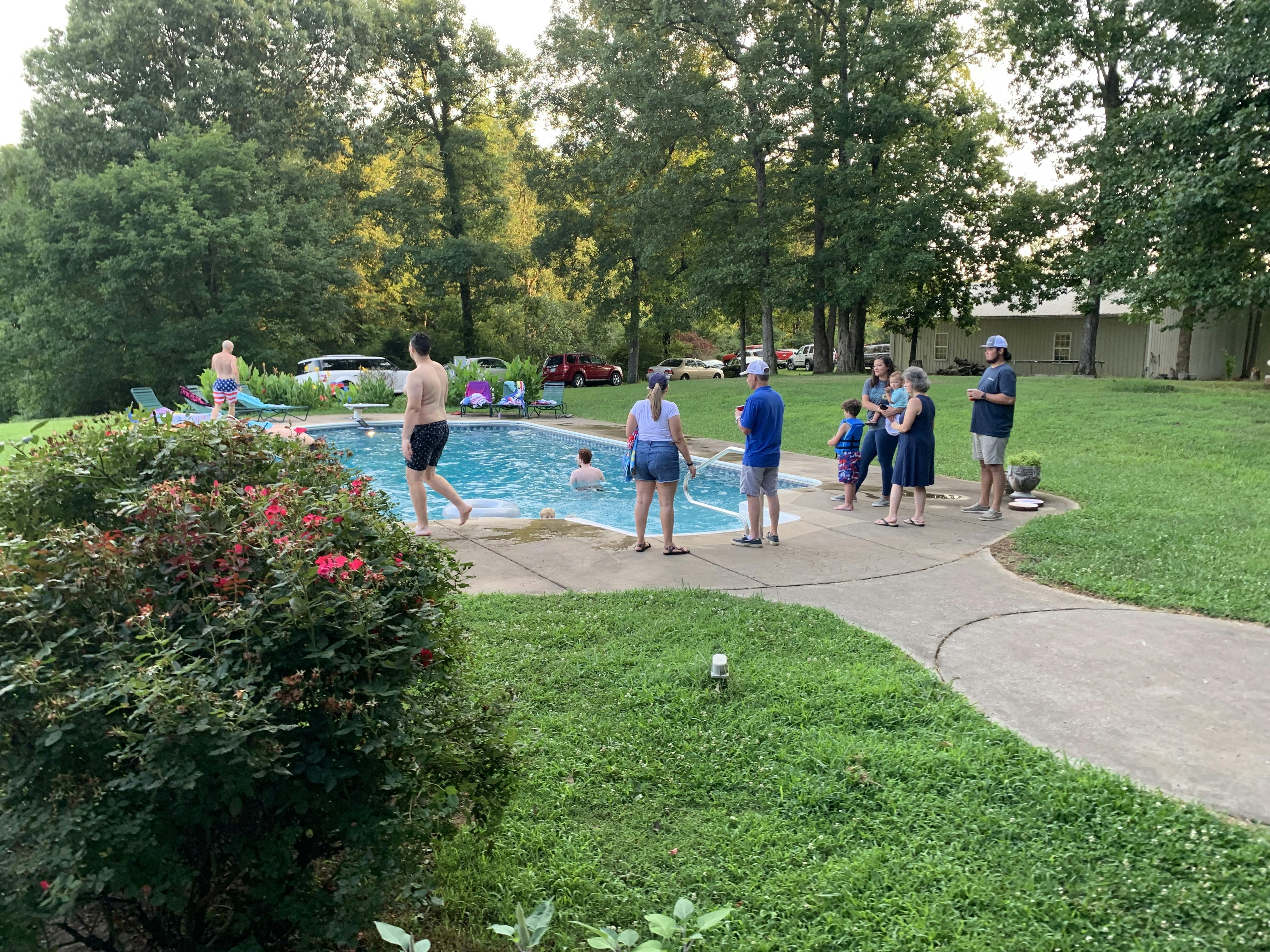 Resurrection Ridge Retreat Swimming Pool - Private Pool in Dickson ...