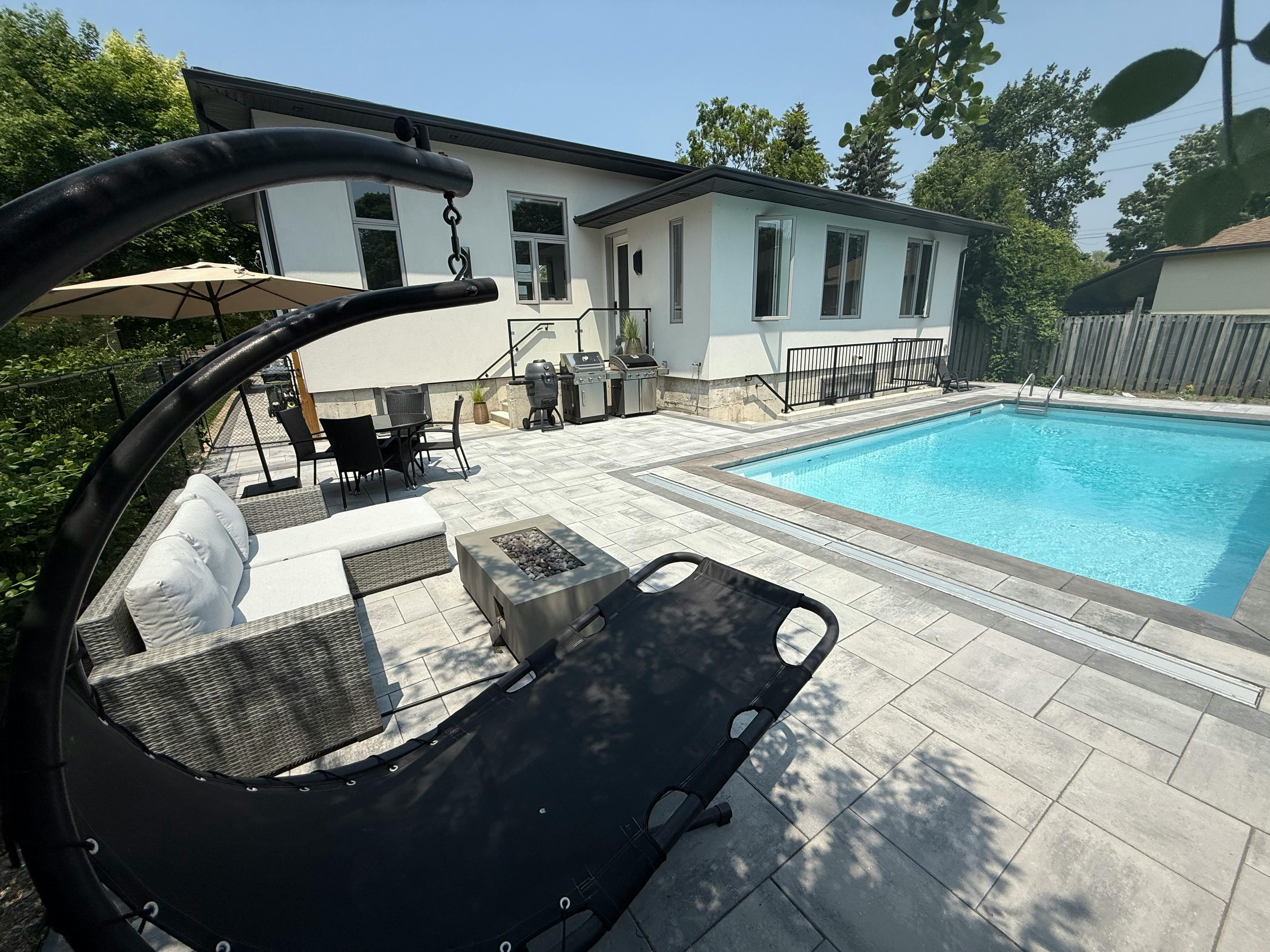 🌴💦 Welcome To Your Private California-inspired Oasis In Guelph ...