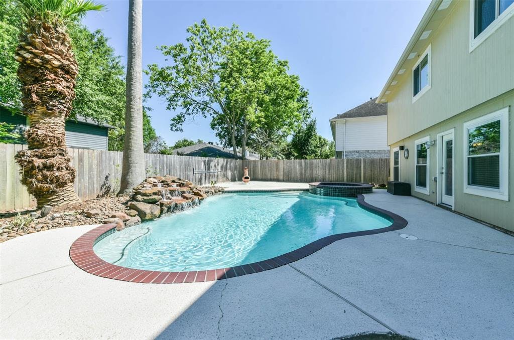 Paradise swimming pool - Private Pool in Pearland - Swimply