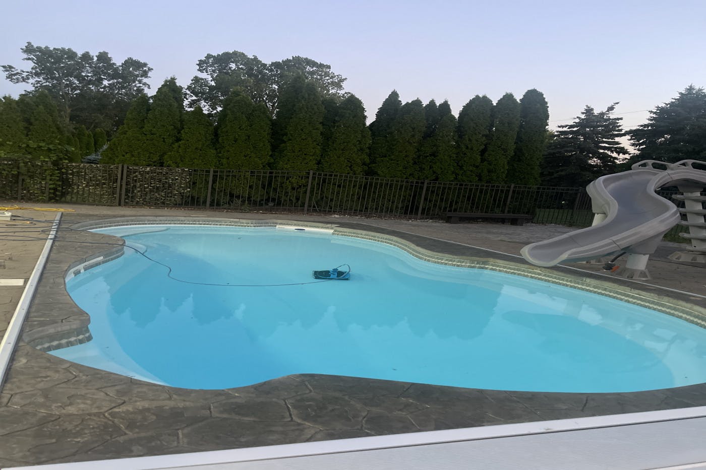 Large pool and hot tub in Plymouth - Private Pool in Plymouth - Swimply