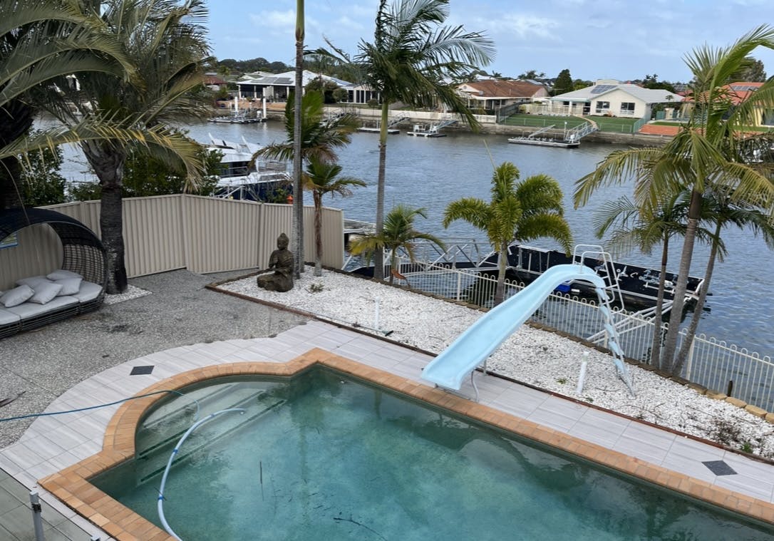 Waterfront Pool with Pontoon access - Private Pool in Banksia Beach ...