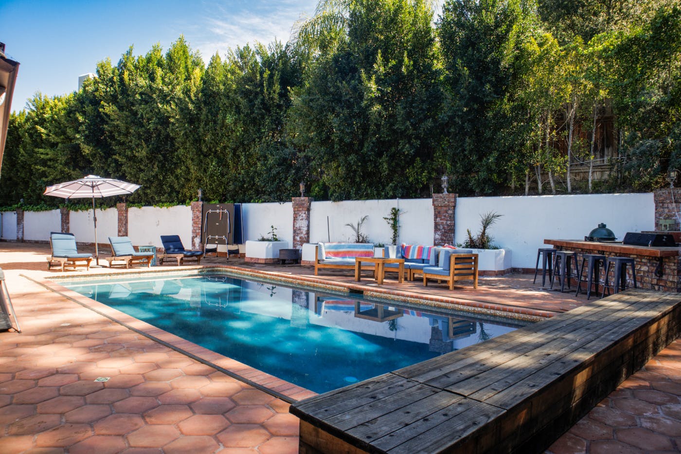PRIVATE GATED POOL IN THE HILLS READY TO CHILL - Private Pool in Los ...